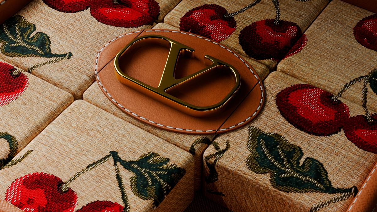 Valentino Garavani Cherryfic Experience | MONOGRID