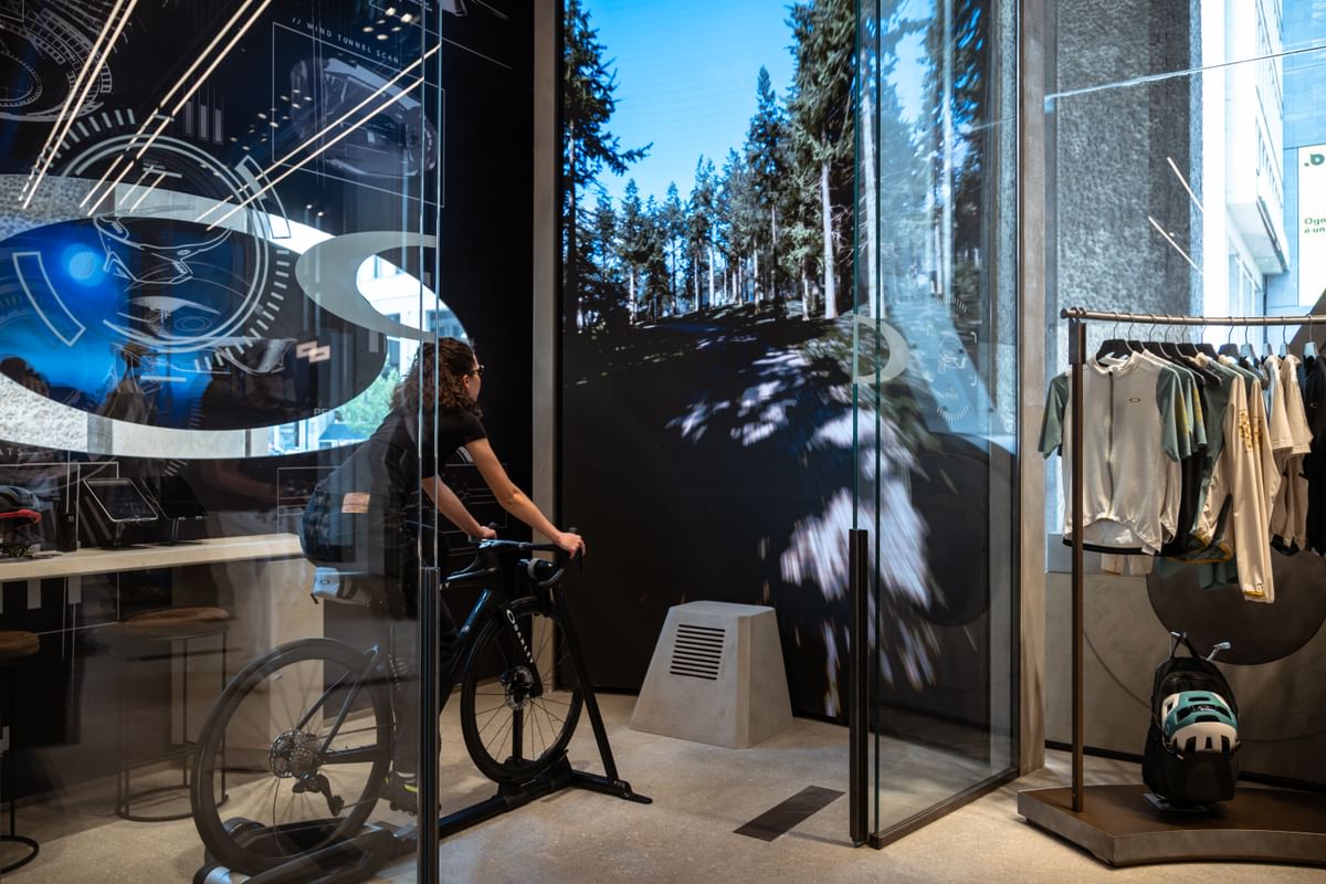 Oakley - Flagship Store Milano | MONOGRID