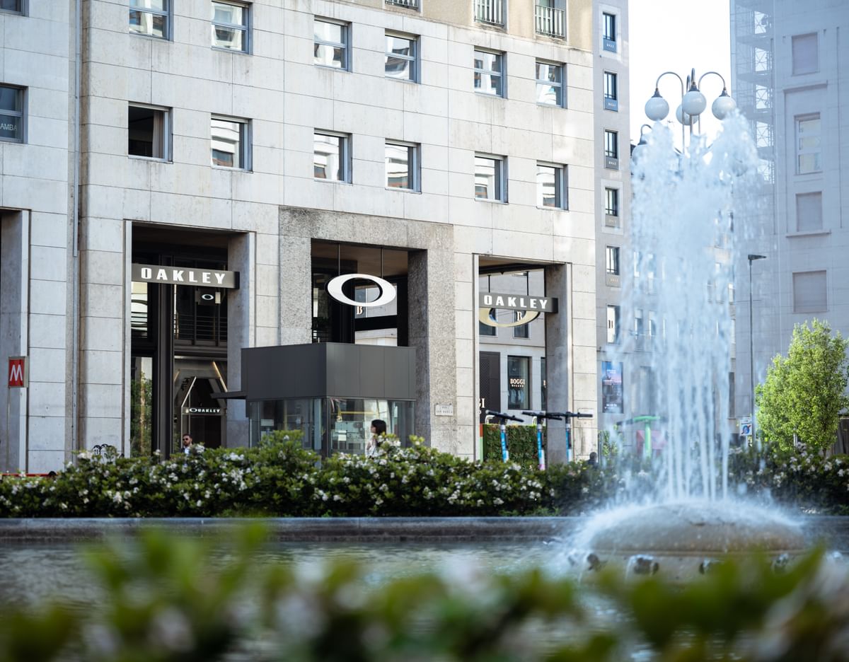 Oakley - Flagship Store Milano | MONOGRID